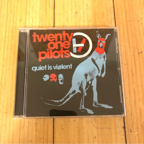 Media | Rare Twenty One Pilots Quiet Is Violent Australian Exclusive Ep ...